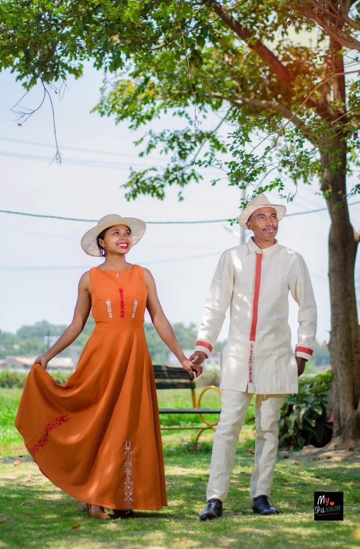 Couple/Ensemble 3 pièces brodées Homme + femme/ BRODERIE MALAGASY par m ...