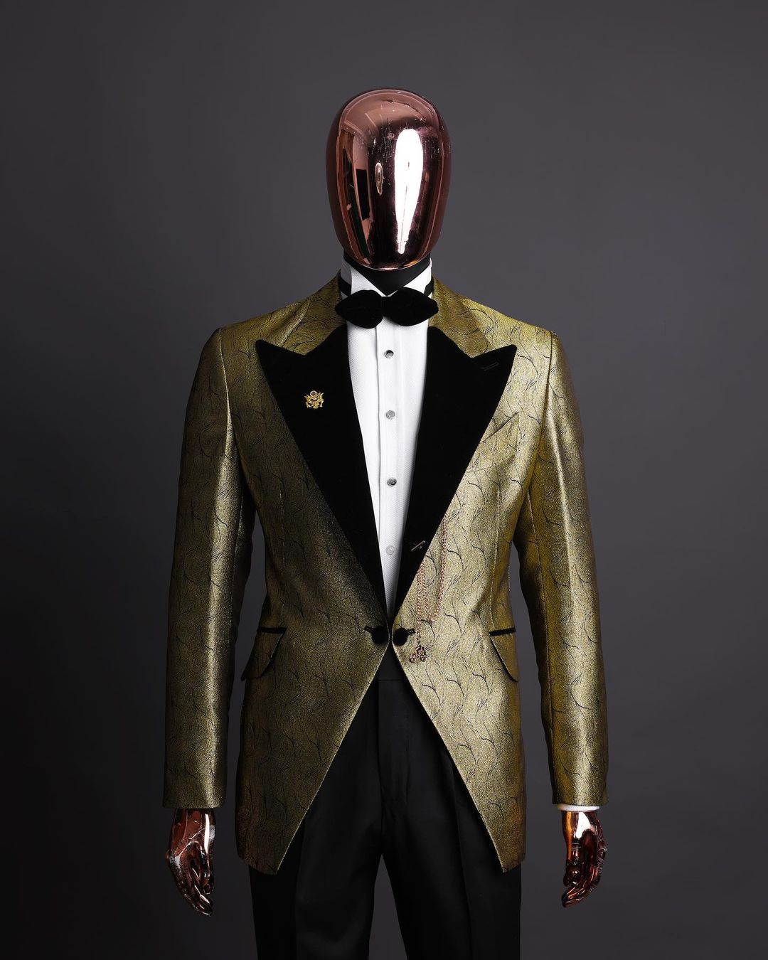 A gold metallic jacquard peak lapel suit by dejiandkola - Men's Suits ...