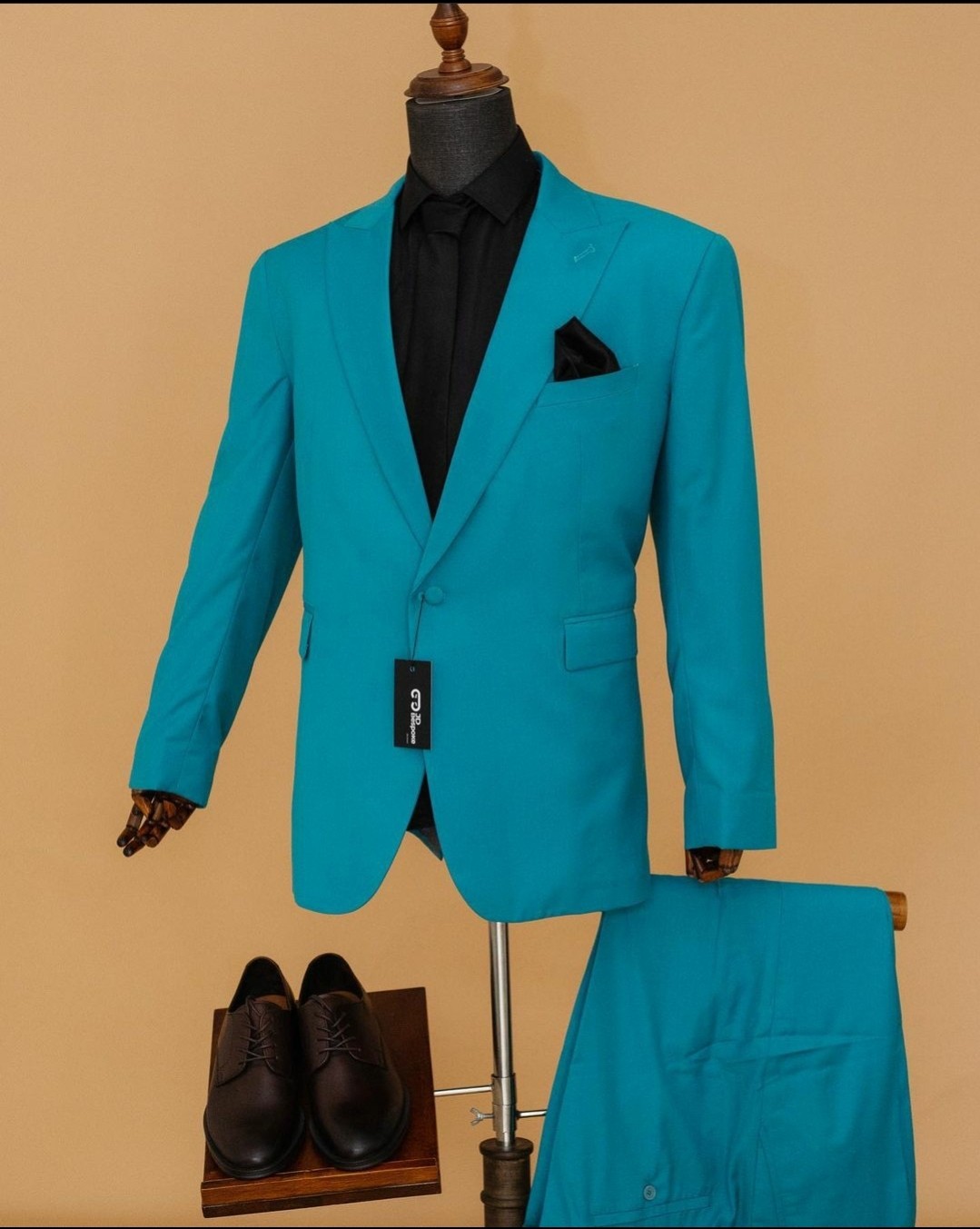 A Turquoise Corporate Suit By Jd bespoke Men s Suits Afrikrea a-turquoise-corporate-suit-by-jd-bespoke-men-s-suits-afrikrea