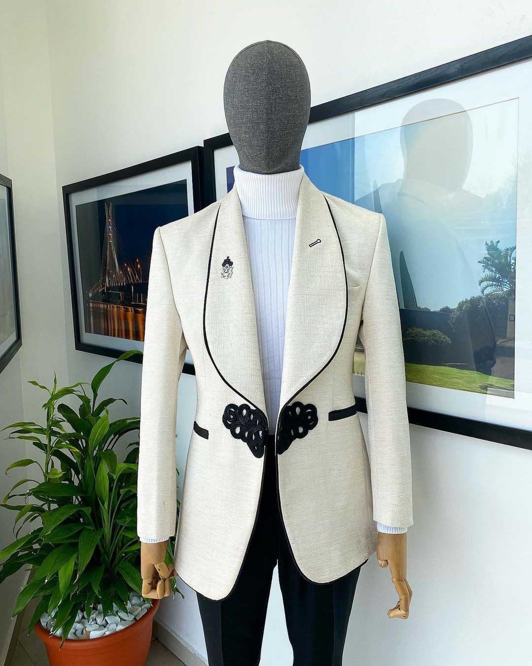 A “Mandarin” Gold & ivory invisible Pattern Ivory white shawl lapel - ANKA