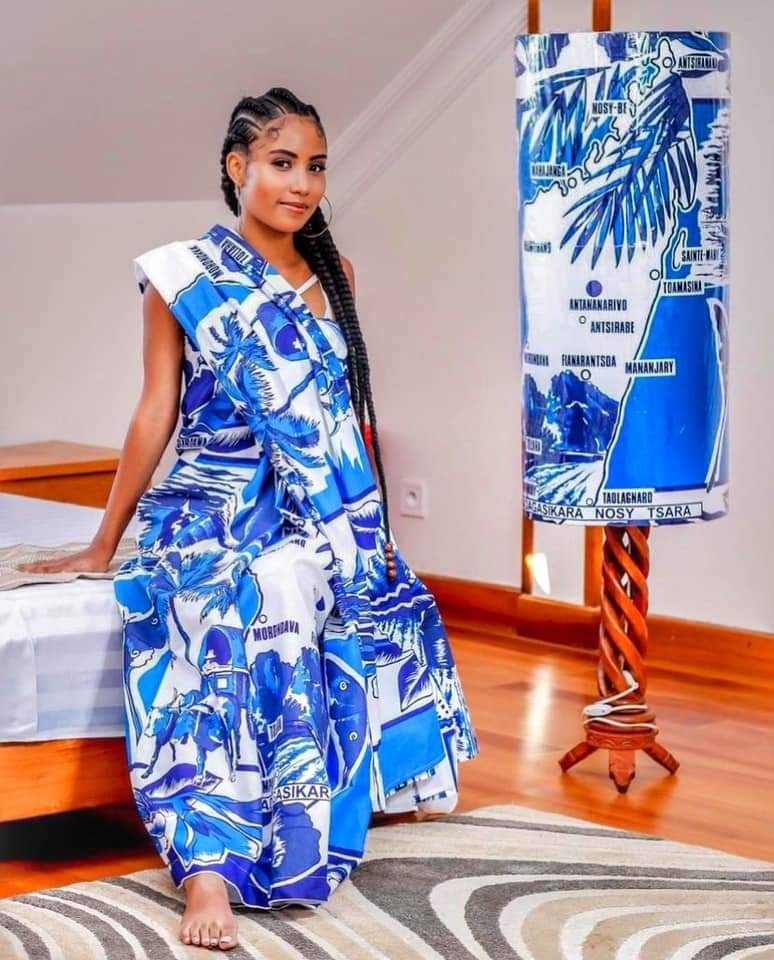 Traditional loincloth set LAMBAOINE /Madagascar by madatsarts-france ...