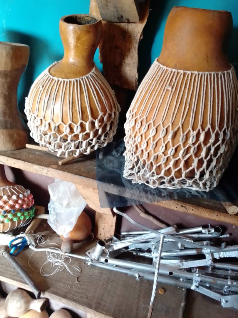 Medium Sekere made of cowries by akinloye-african-drums - Yabara - Afrikrea